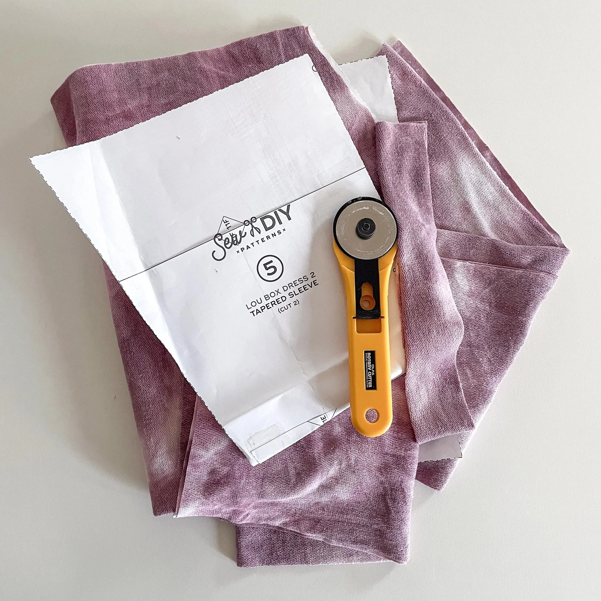 DIY Cropped Long-Sleeved Boxy Top — Lou Box Dress 2 Pattern Hack — Sew DIY