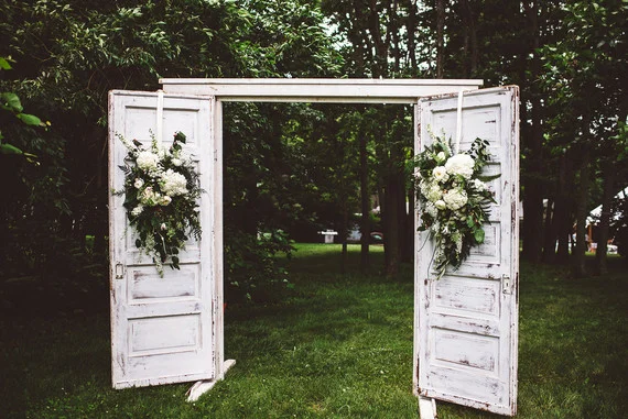 7 Ways To Create Rustic Wedding Charm Using Wood — Chapel Designers