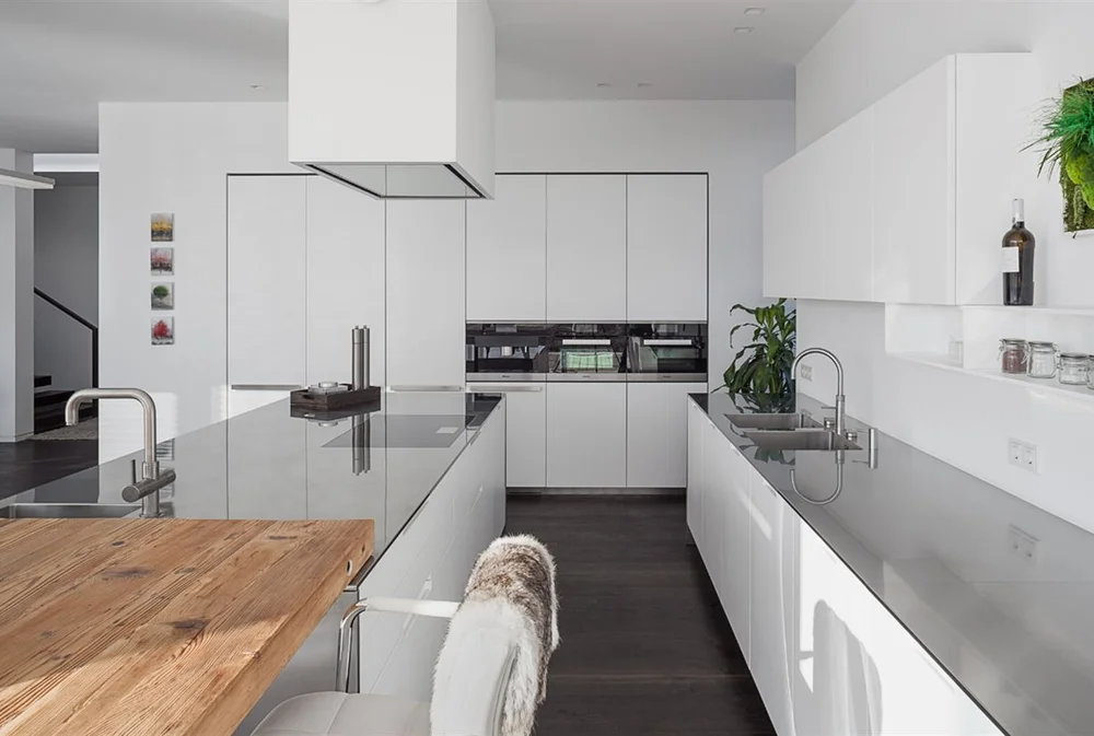 aprile — West | Out East