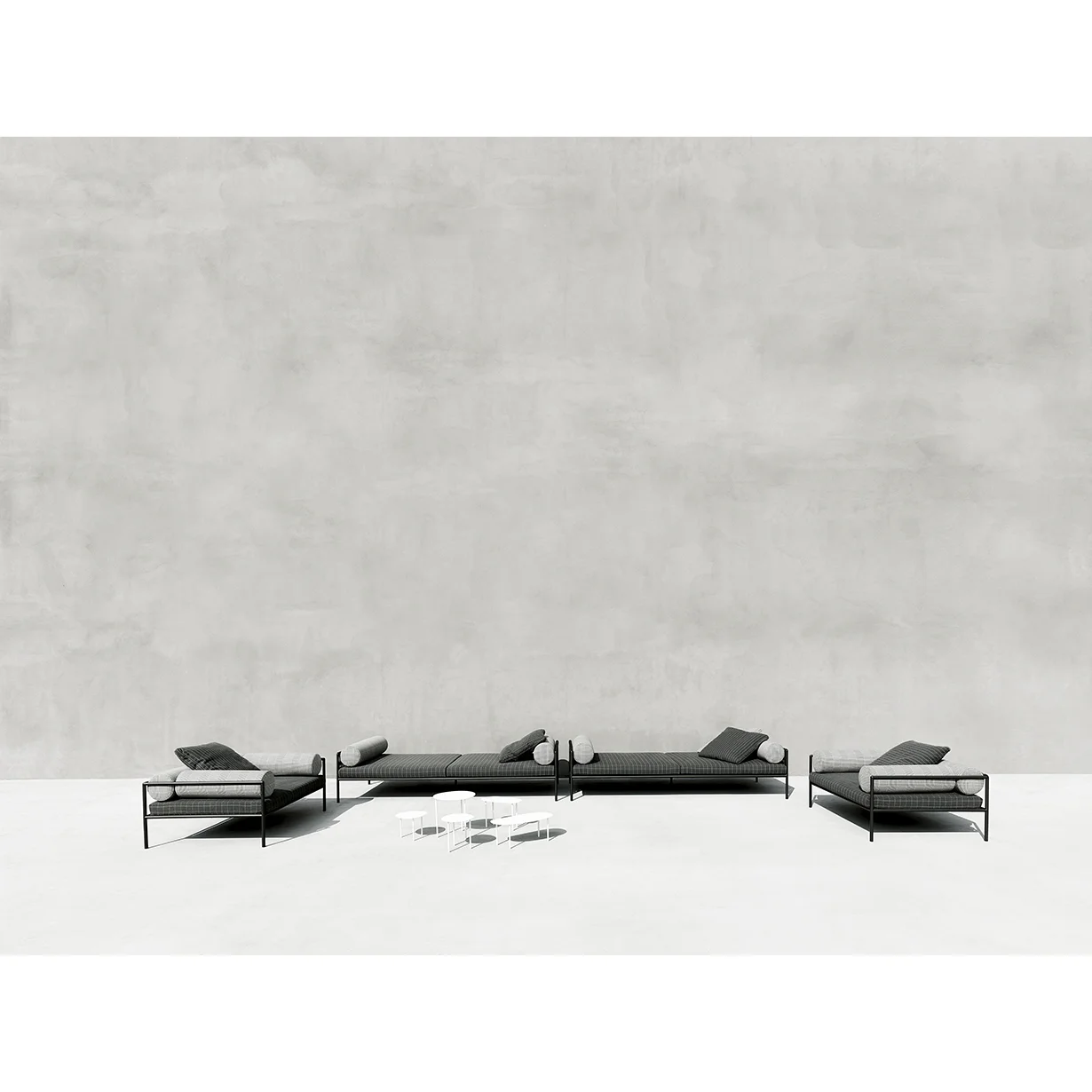 Agra Daybed_Living Divani_Lounge Chair + Daybeds_outdoor — West | Out East