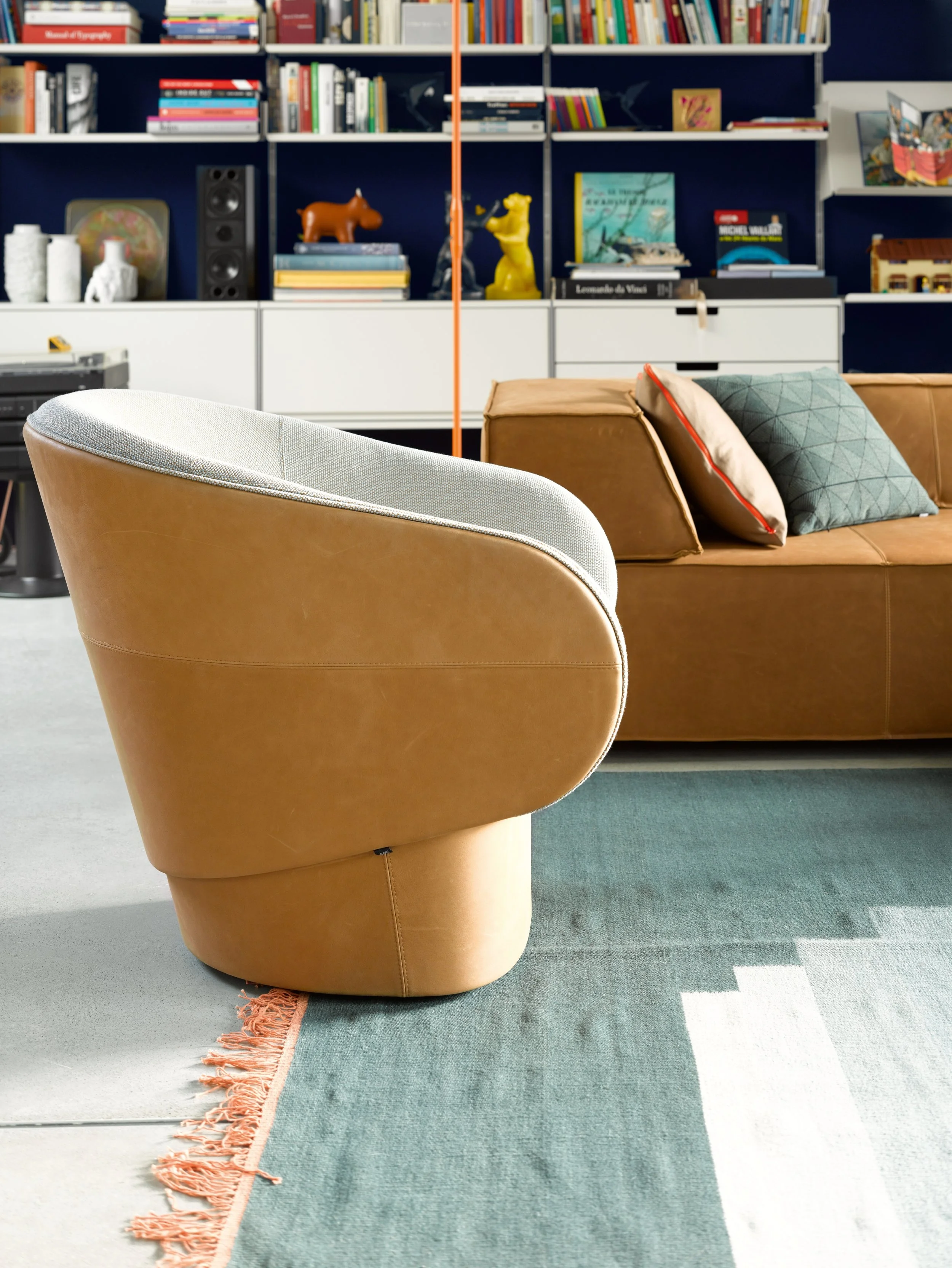 Roc_COR_Lounge Chairs_Indoor — West | Out East