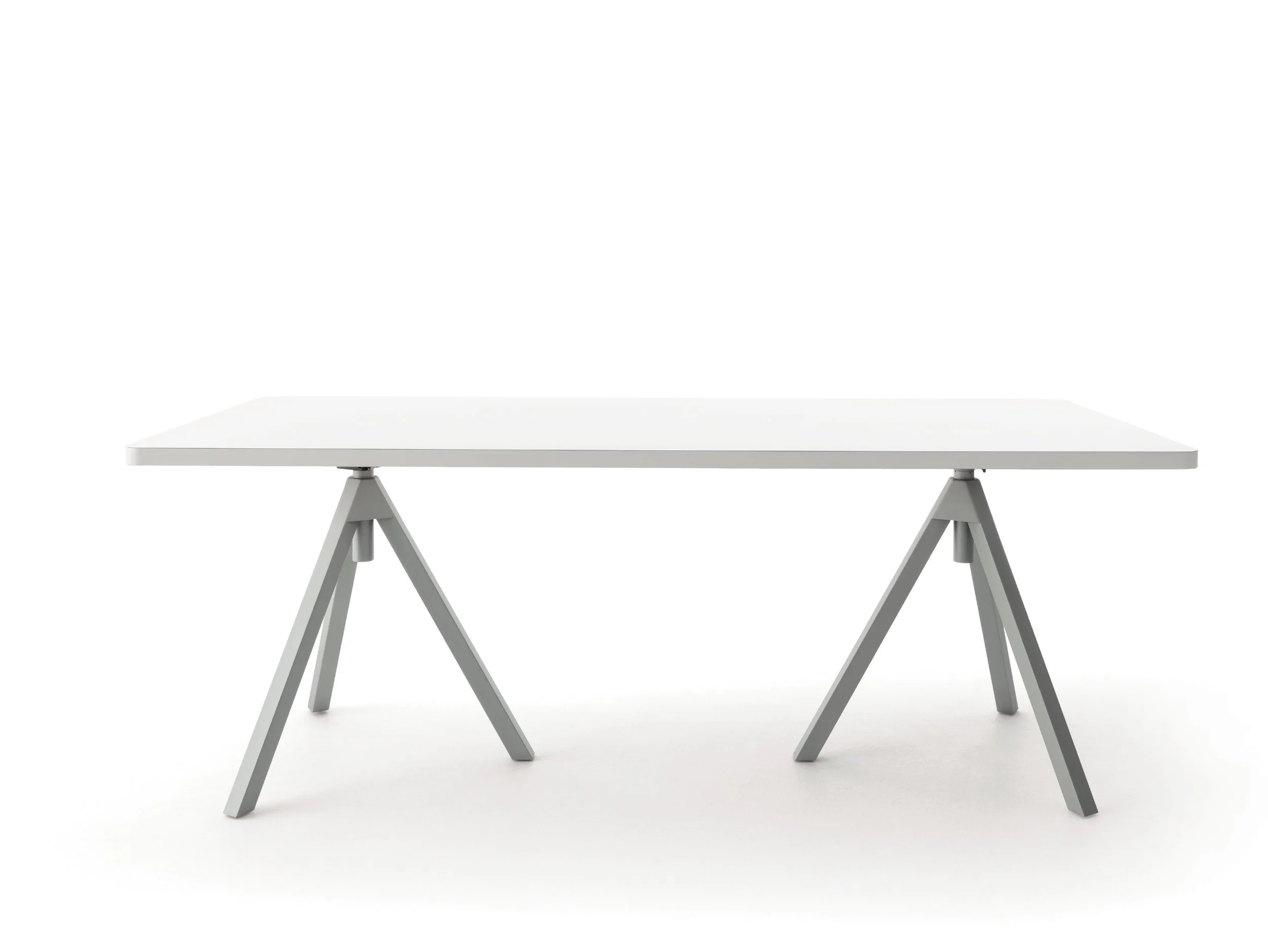 Level_COR_Dining Tables_Indoor — West | Out East