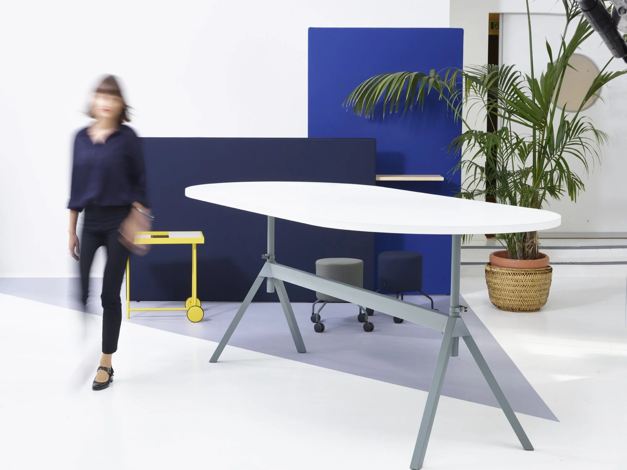 Level_COR_Dining Tables_Indoor — West | Out East