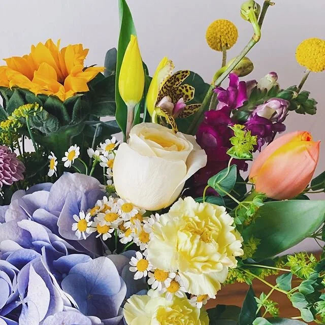 hello flowers! | Crafted Bouquets • Flower Delivery • Wedding Styling