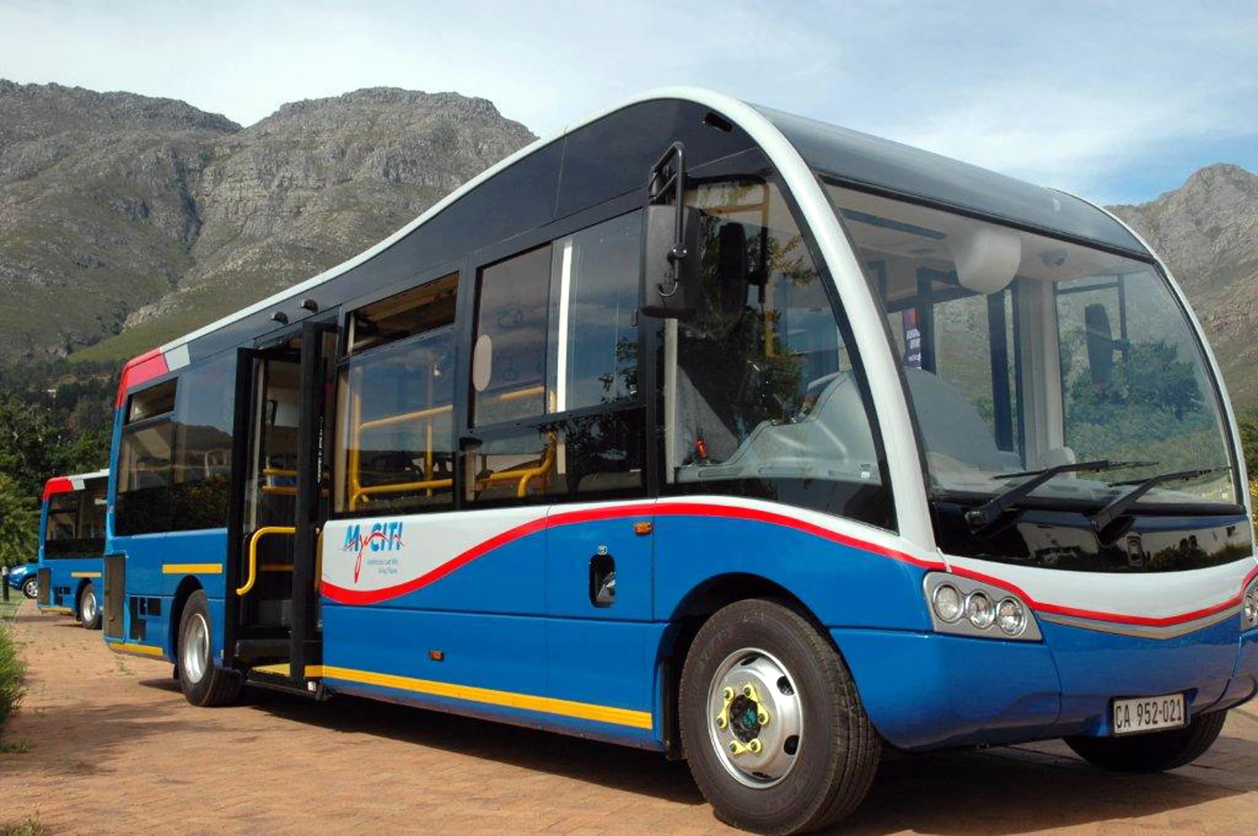 Optare’s Solo SR launched in South Africa as partner announces new ...