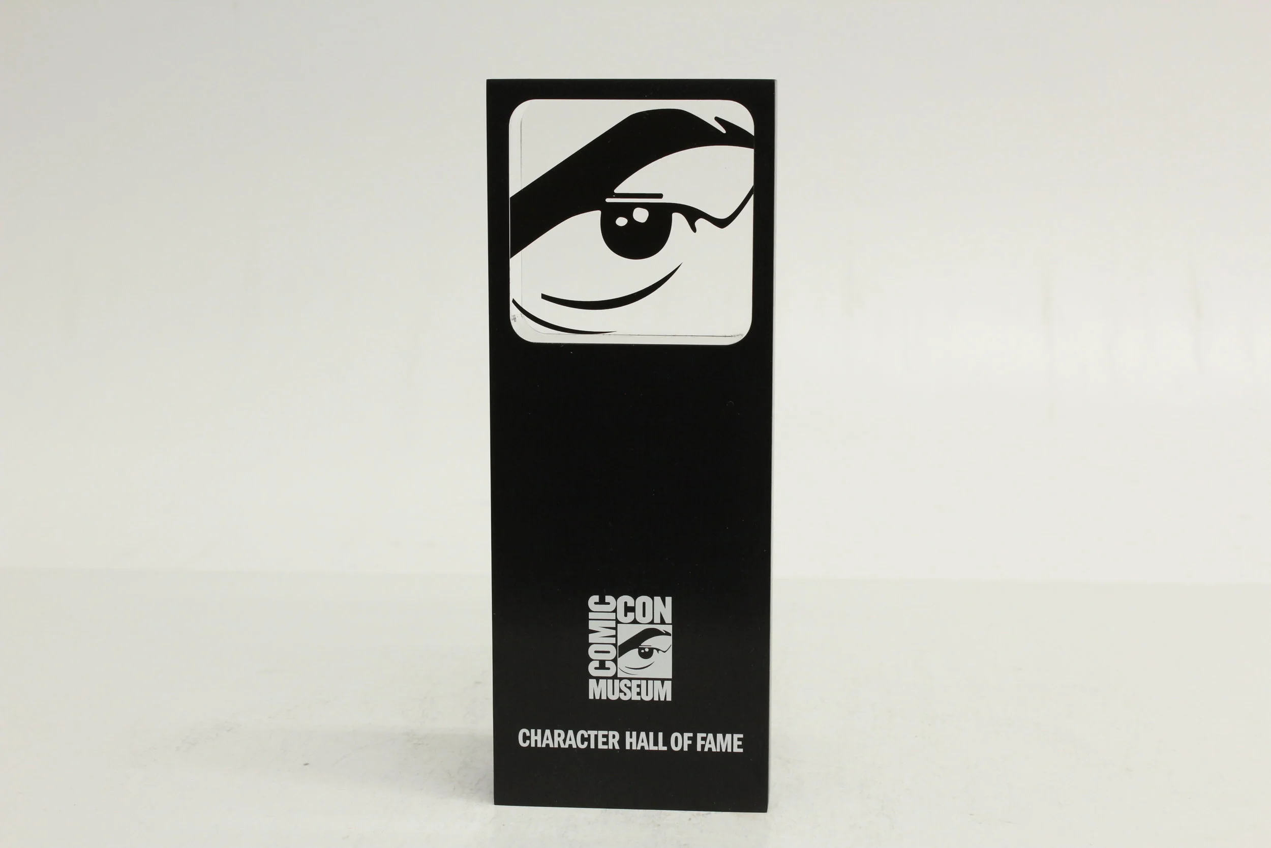 Custom Awards Created for Comic-Con | Bennett Awards