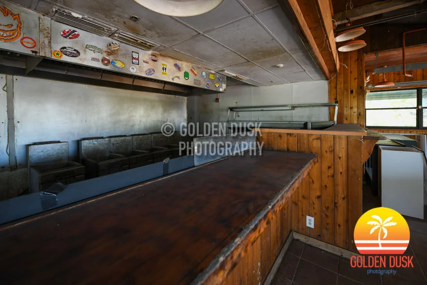 Inside The Abandoned Hooters Restaurant At Cocowalk — Golden Dusk ...