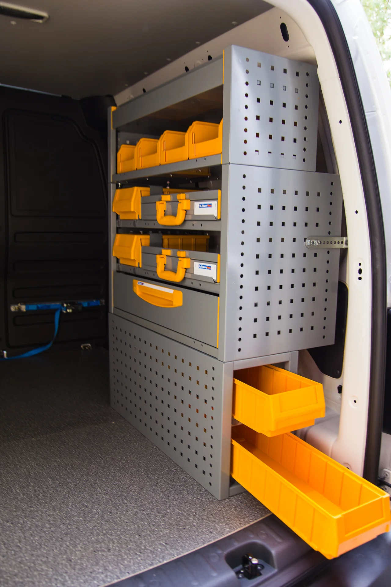 VW Caddy L1 — novasto Fahrzeugeinrichtung StoreVan Hamburg