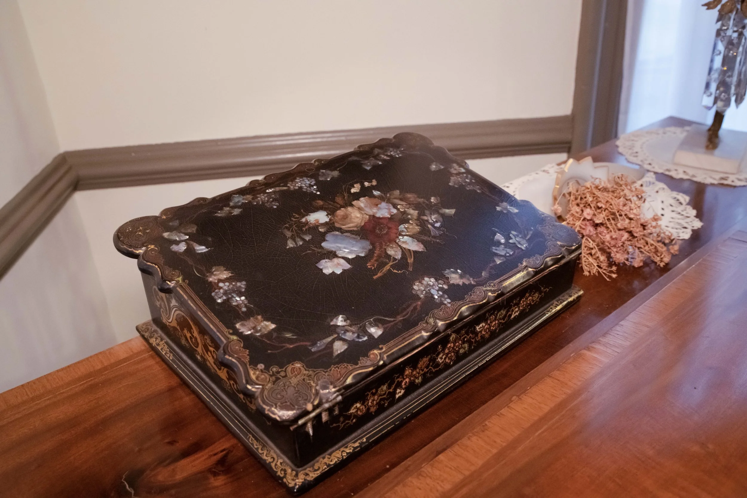 Drake House Victorian Parlor (2023) — Haven & Hazard