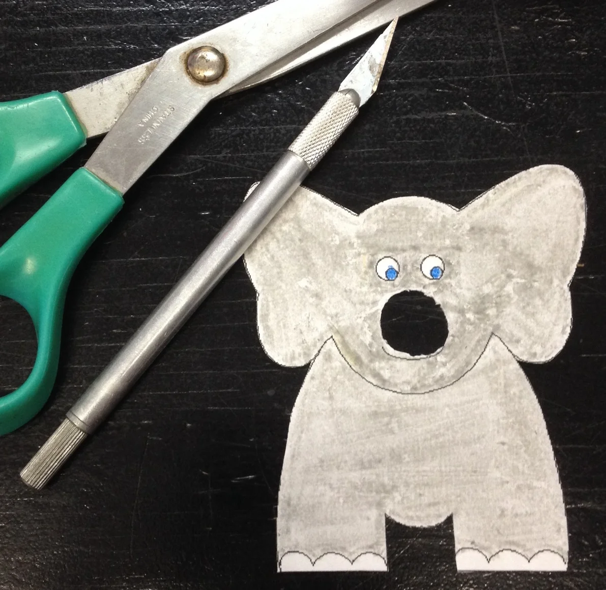 Make Your Own Elephant Finger Puppet — Puppet Showplace Theater