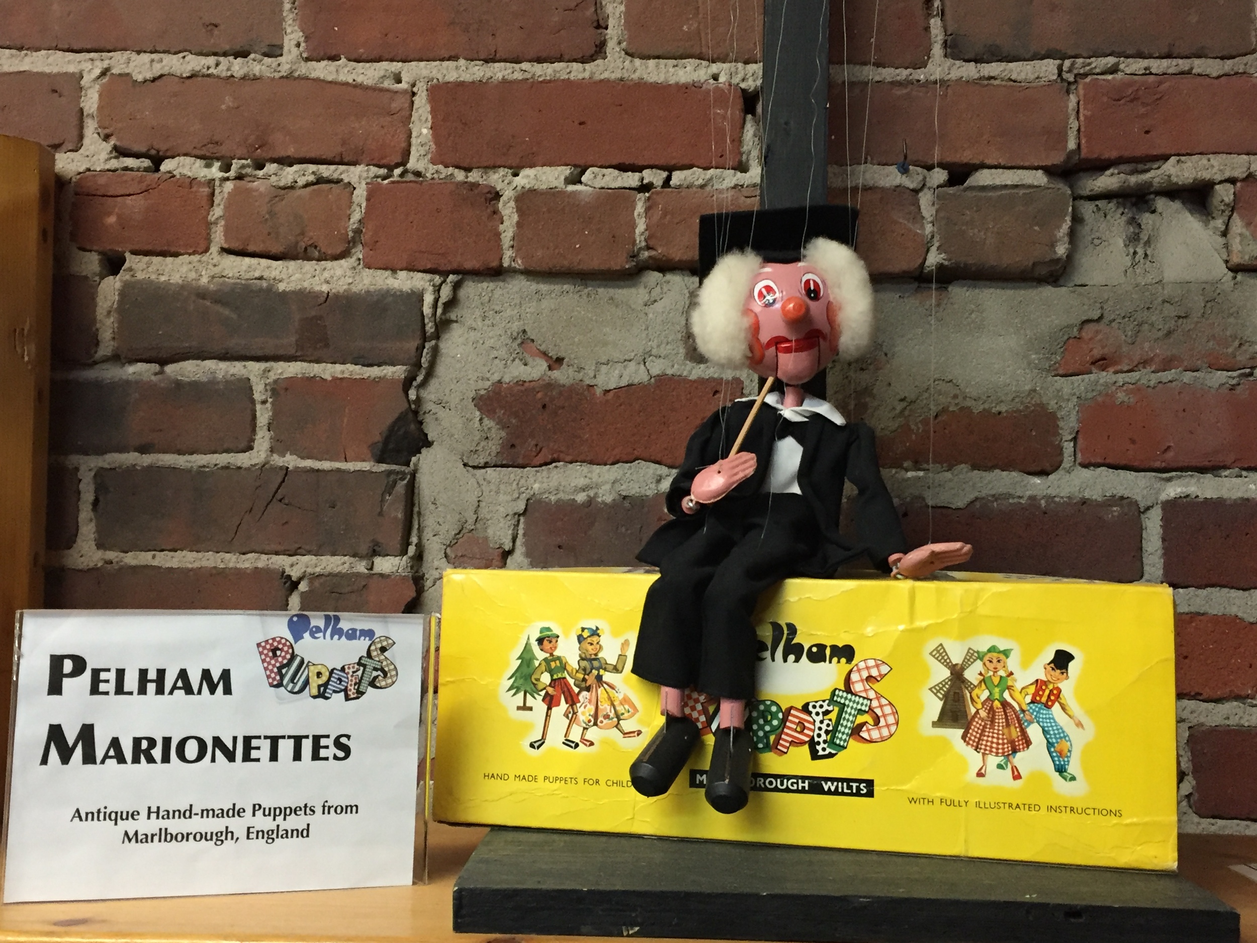 Puppet Store: So Many Marionettes! — Puppet Showplace Theater