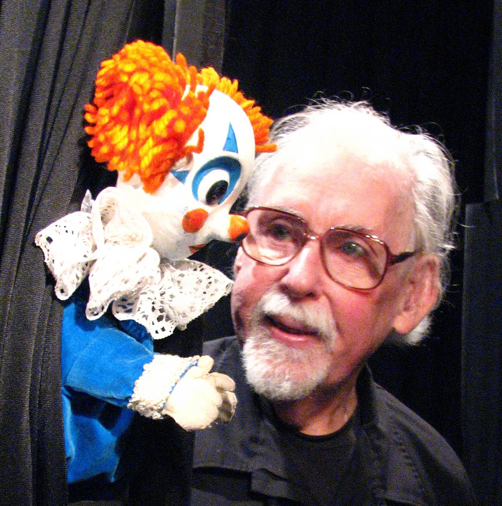 2016 Paul Vincent Davis Award — Puppet Showplace Theater
