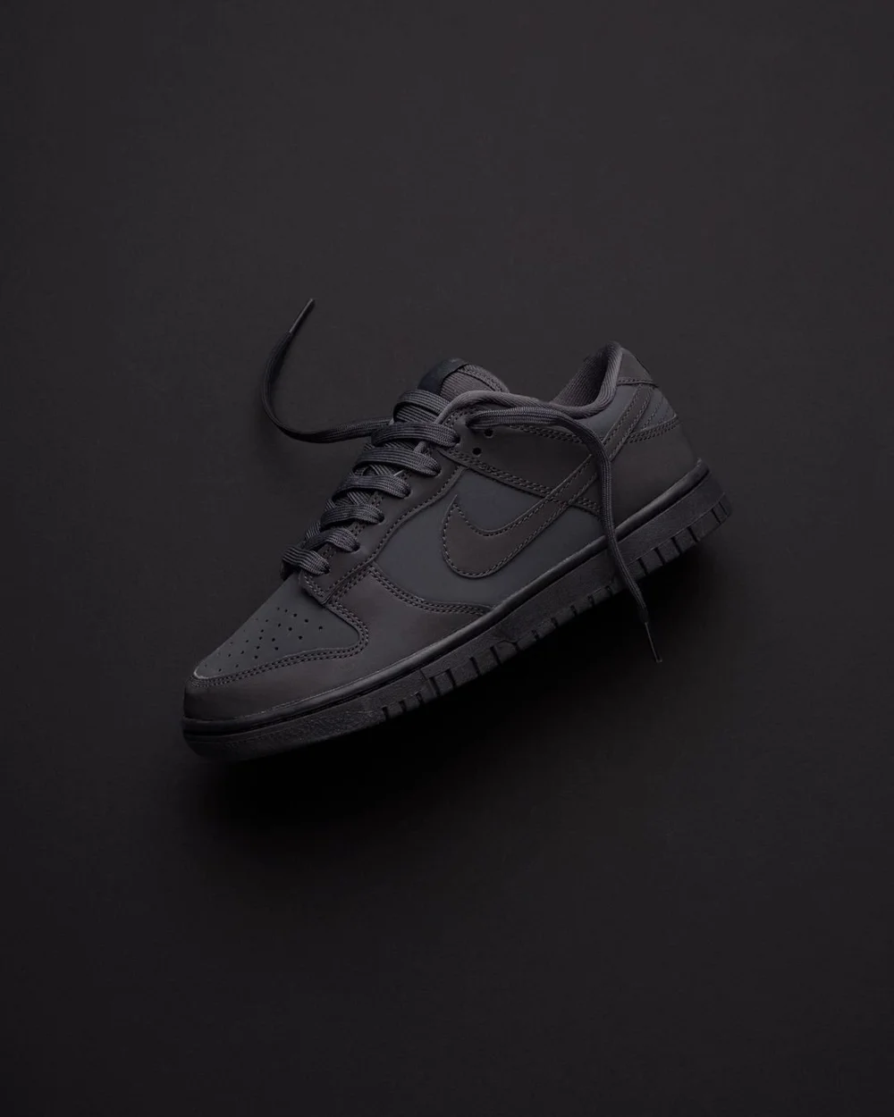 Now Available: Nike Dunk Low (W) "Cyber Reflective" — Sneaker Shouts