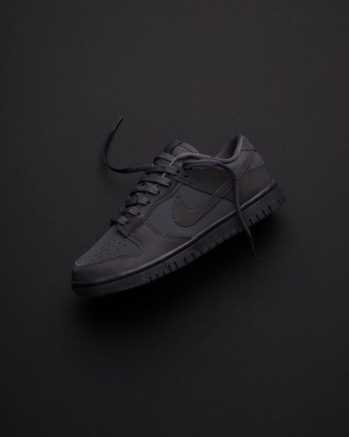 Now Available: Nike Dunk Low (W) "Cyber Reflective" — Sneaker Shouts