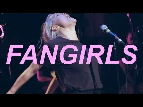 FANGIRLS — Yve Blake