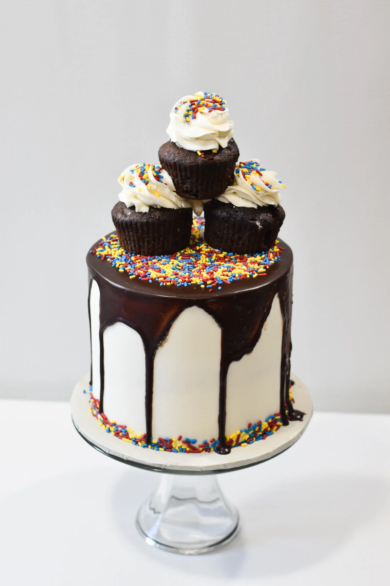 Floral cakes & Drip cakes — Frost Me Sweet