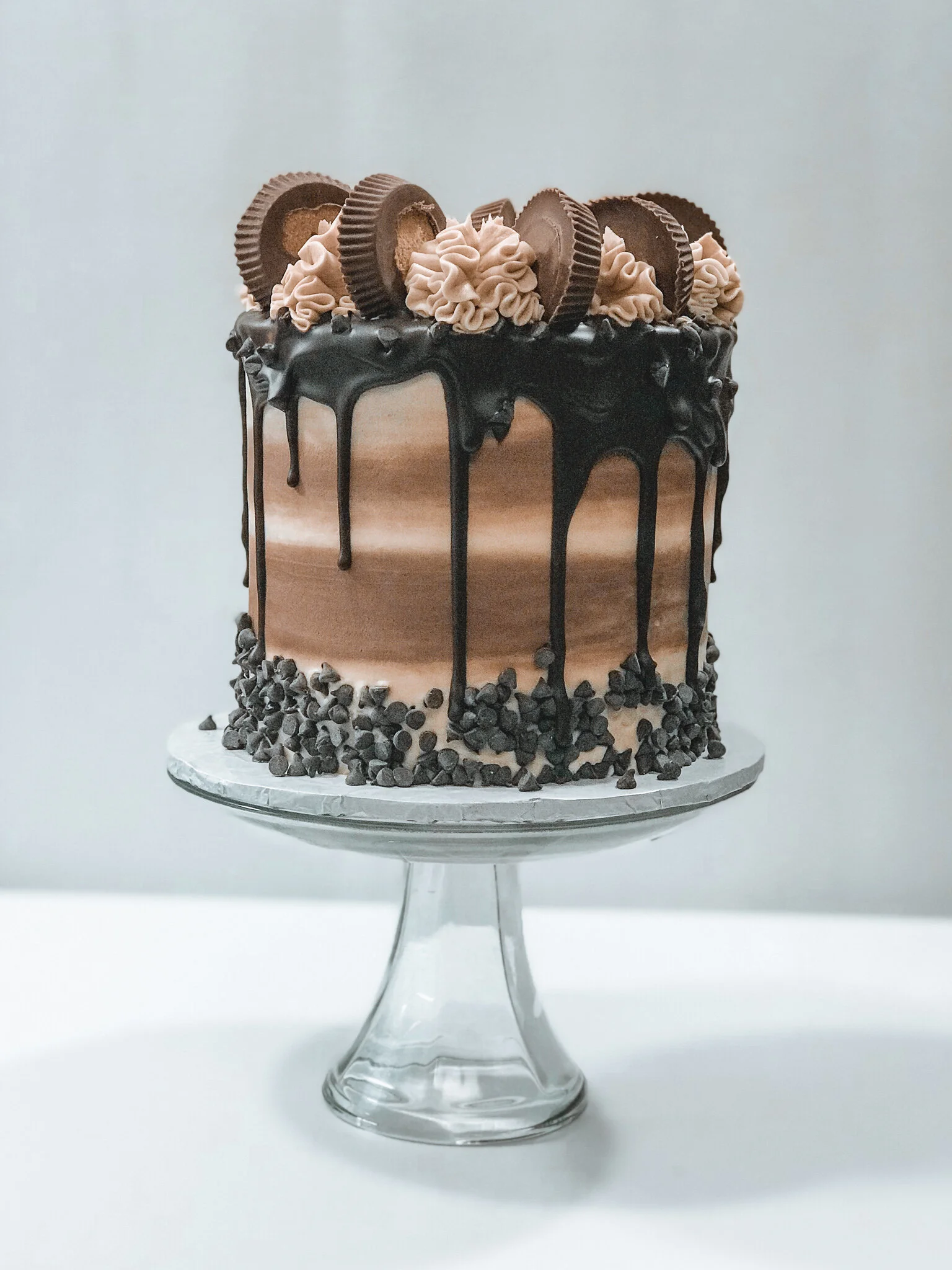 Floral cakes & Drip cakes — Frost Me Sweet