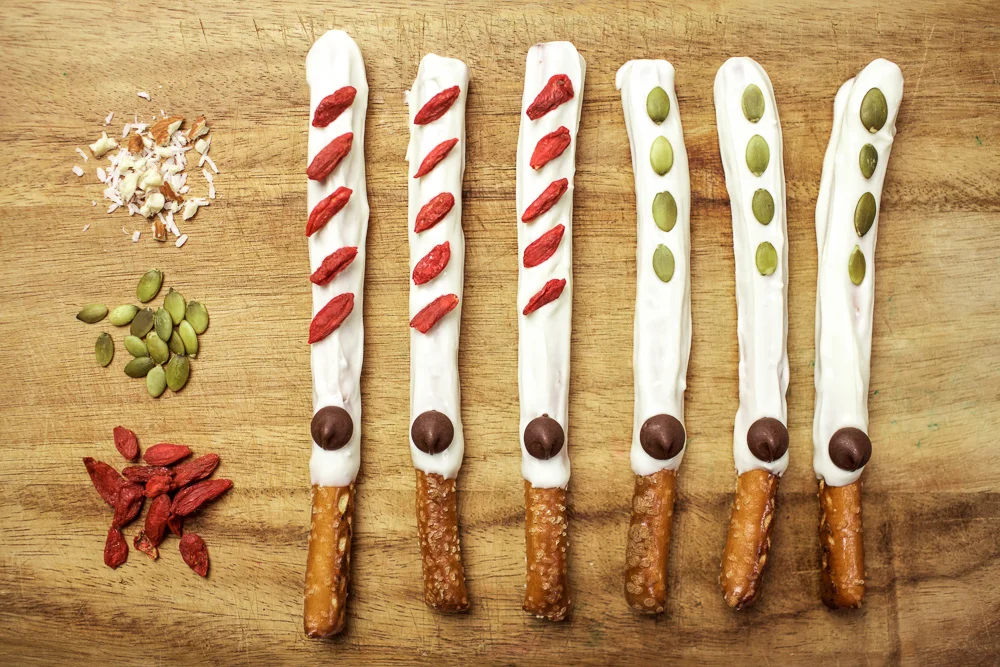 How to Make Pepero Chocolate Sticks at Home — SweetandtastyTV