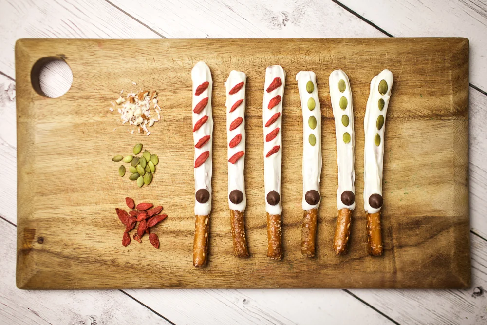 How to Make Pepero Chocolate Sticks at Home — SweetandtastyTV