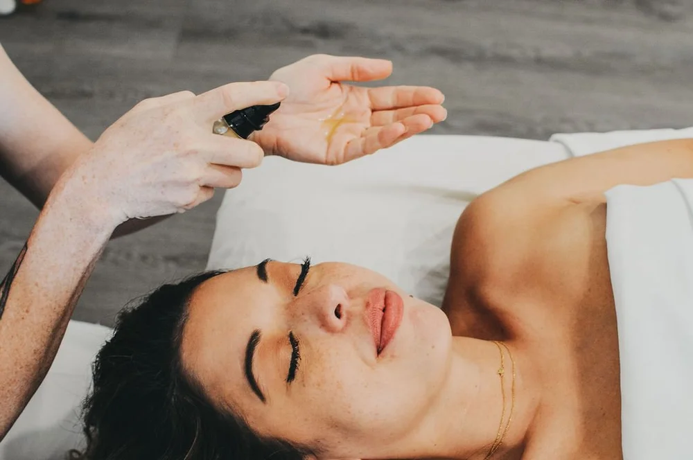 How Microneedling Transforms Your Skin: Understanding the Process and ...