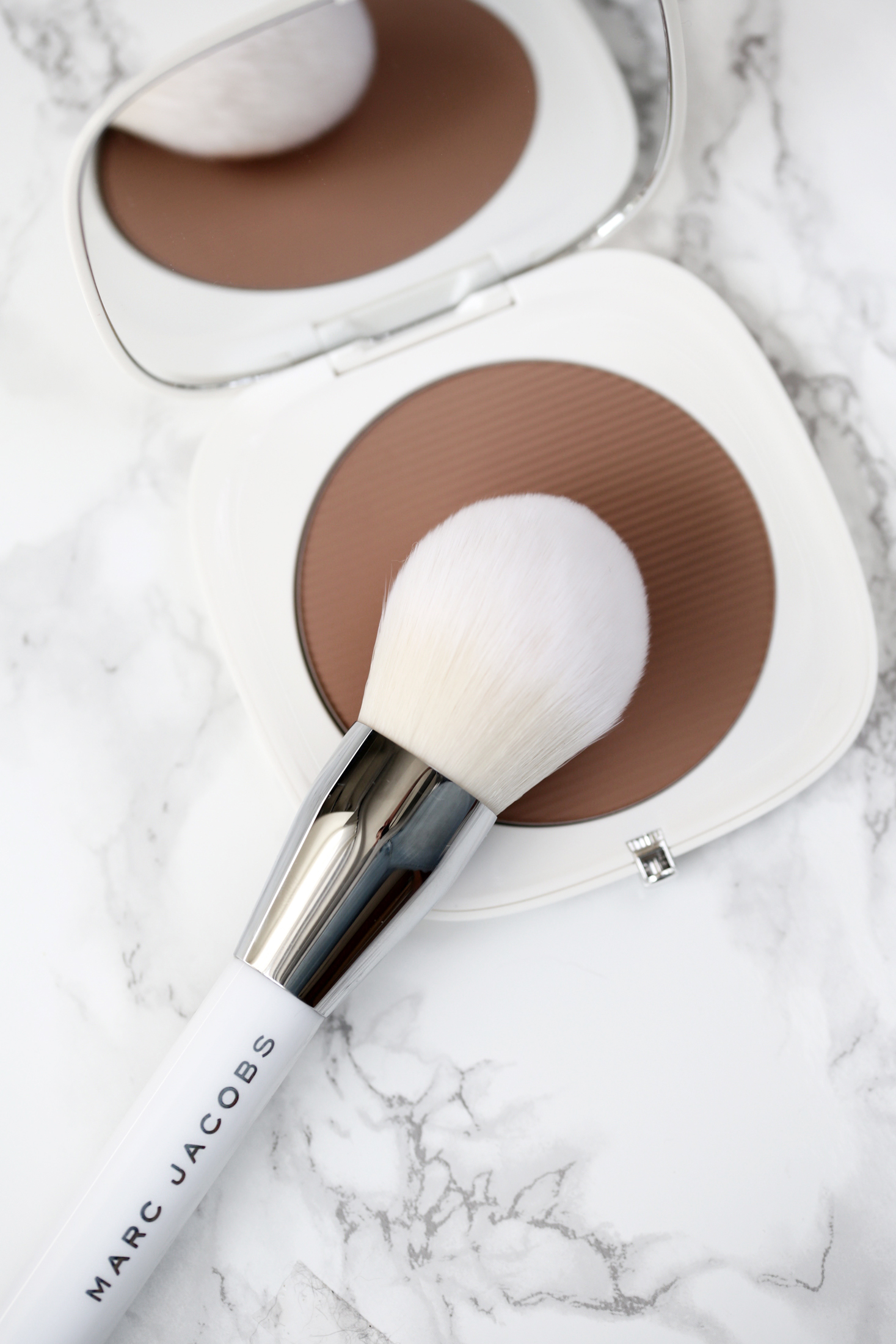 Marc Jacobs Beauty new Coconut primer + bronzer + highlighter (review ...