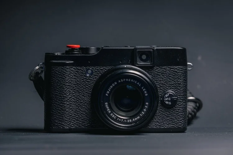 Fuji X10 Review – Best Budget Fuji X100V Alternative in 2025 | Ross Jukes