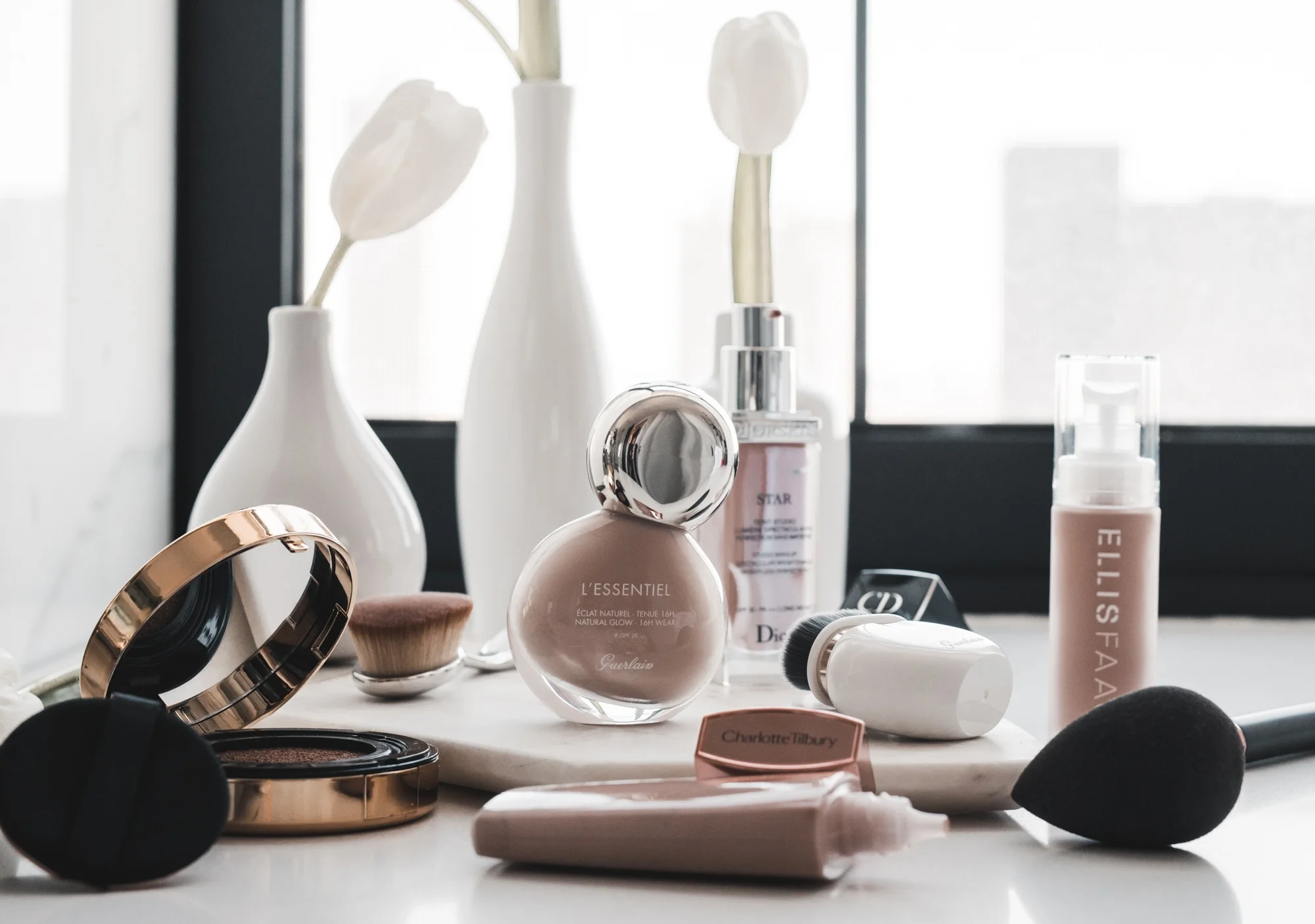 Ellis Makeup Foundation | Saubhaya Makeup