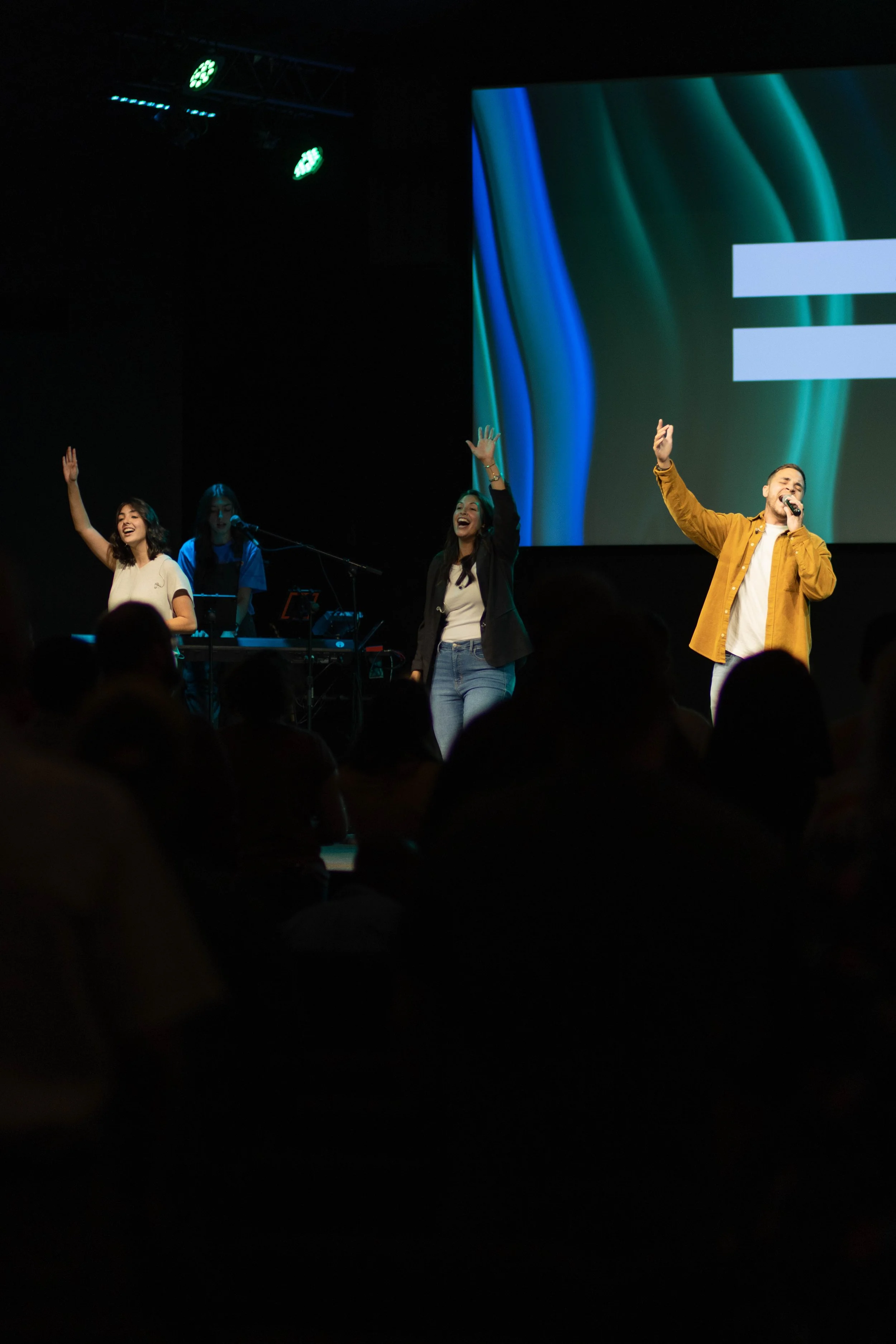 First Church - Connect to God • Connect to Others • Connect to Purpose