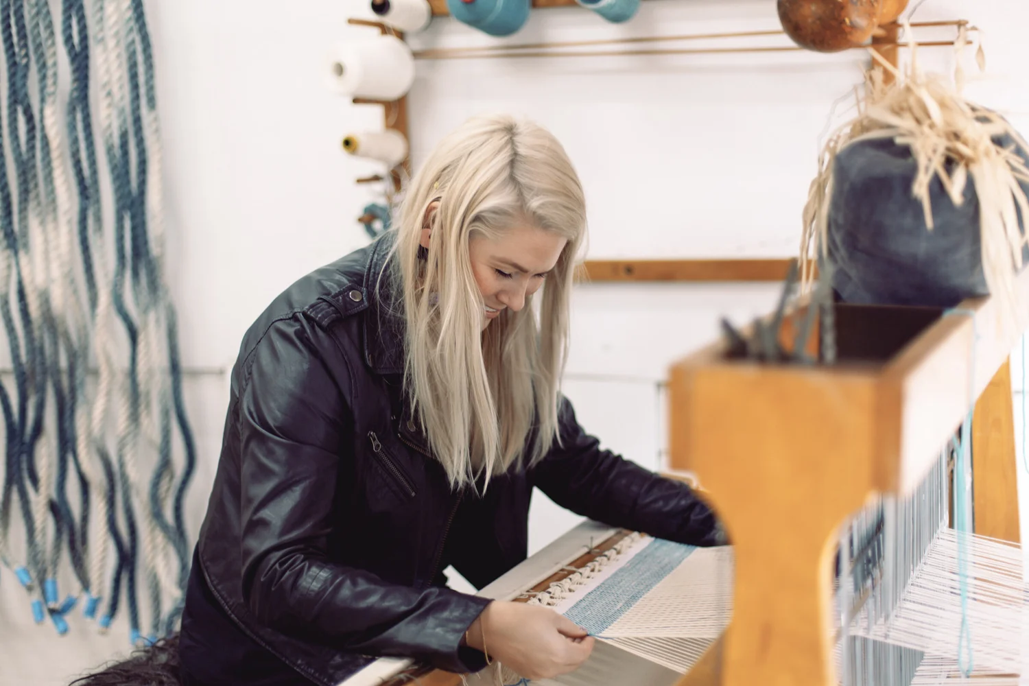 About — LIZ ROBB