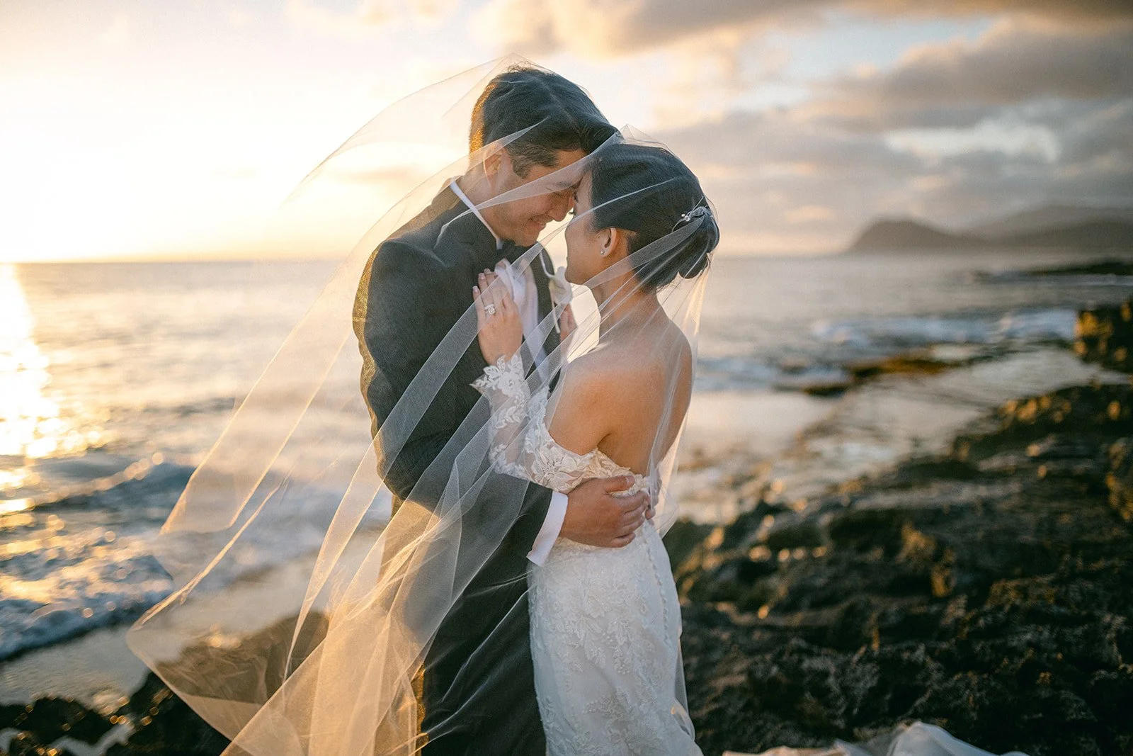 Hawaii Elopement | Modern Elopement