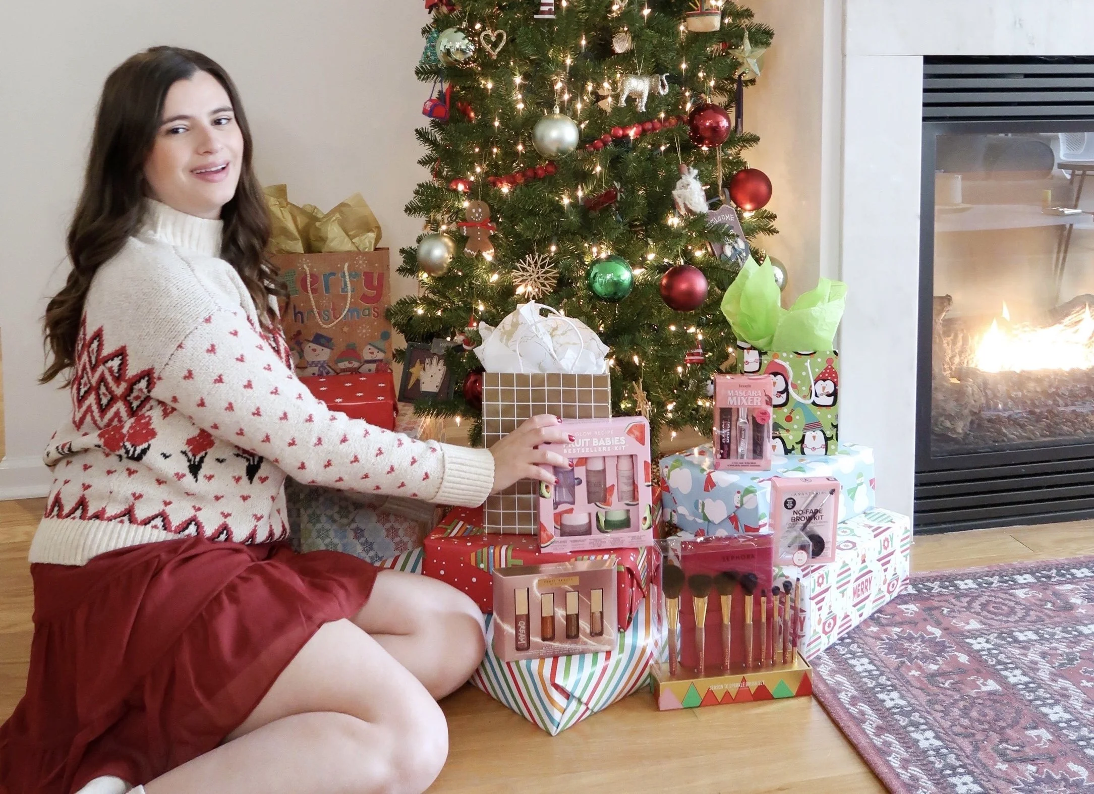 13 Indoor Christmas Photo Shoot Ideas To Try