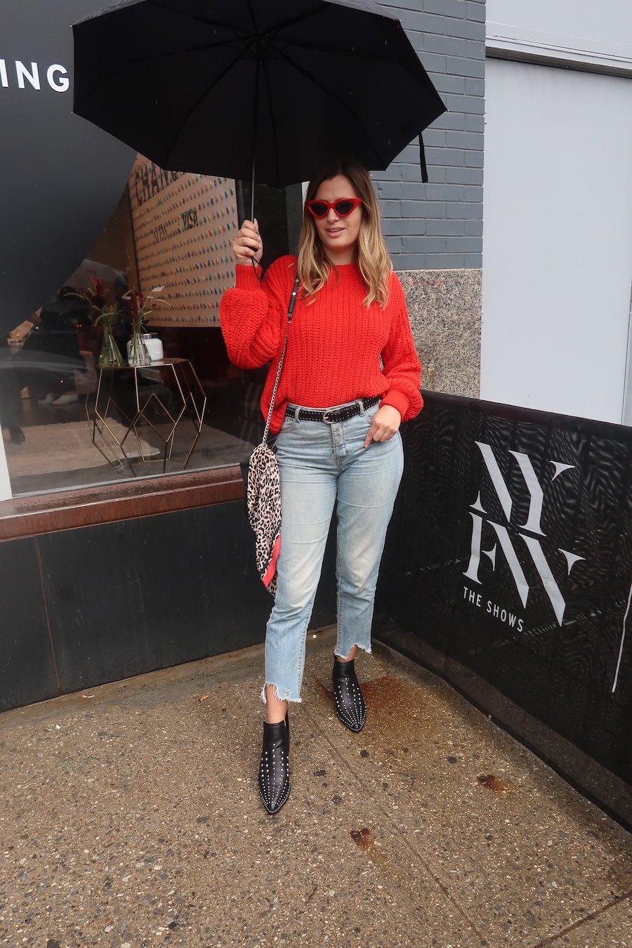 How To Style Light Wash Jeans 15 Ways