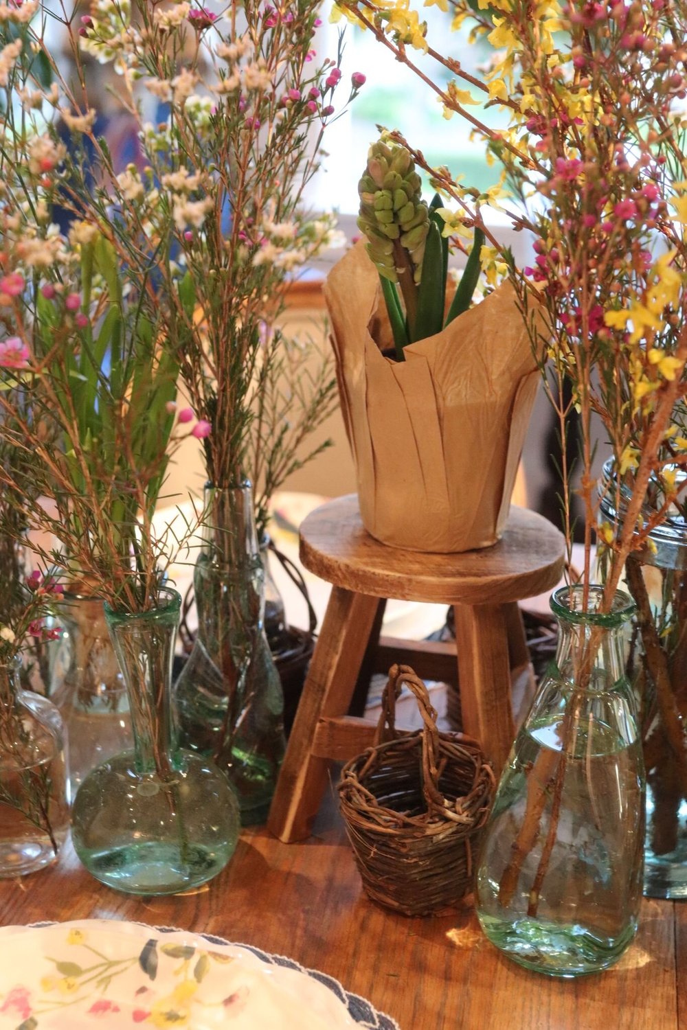 How to create a whimsical wild flower centerpiece for wedding or spring ...