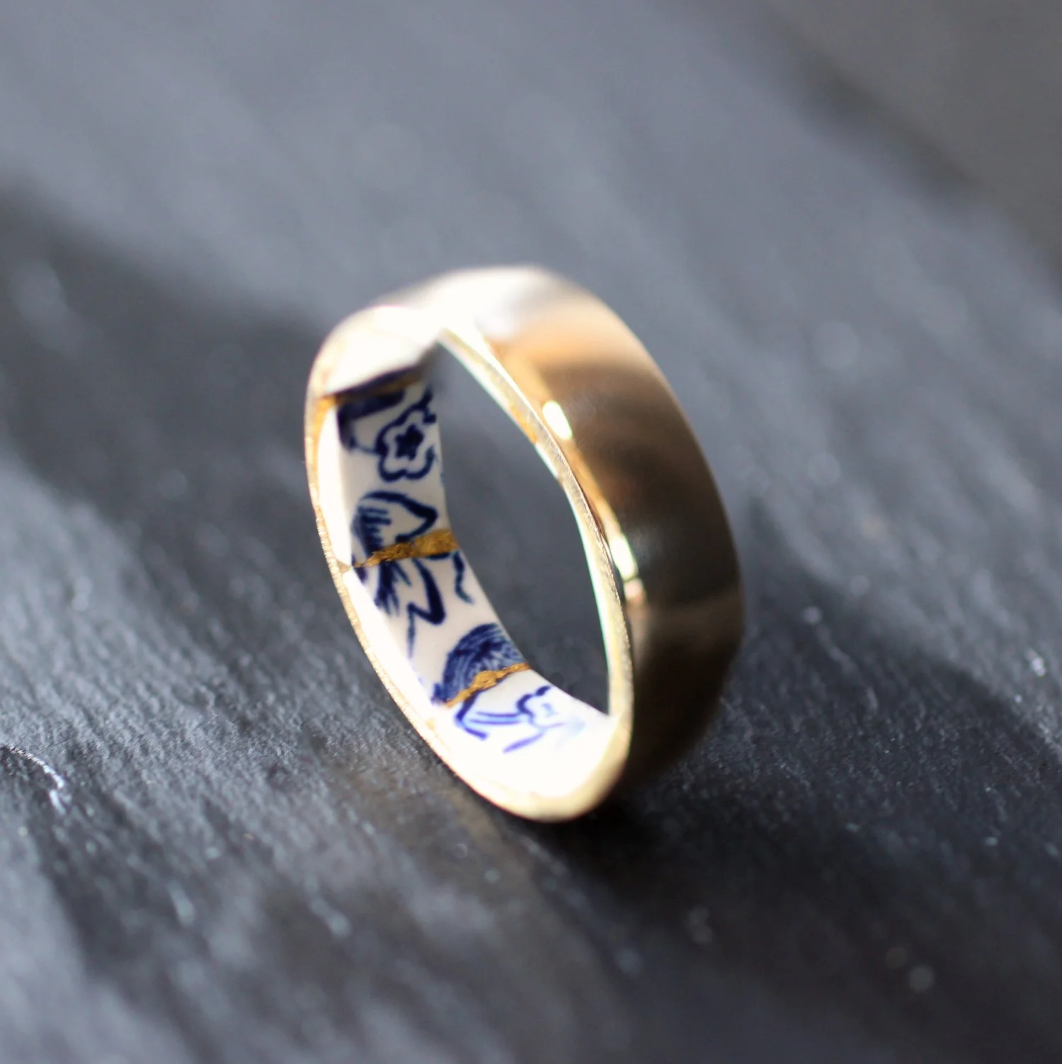 Gold and Kintsugi Porcelain Window Ring — WEDGEWOOD RINGS