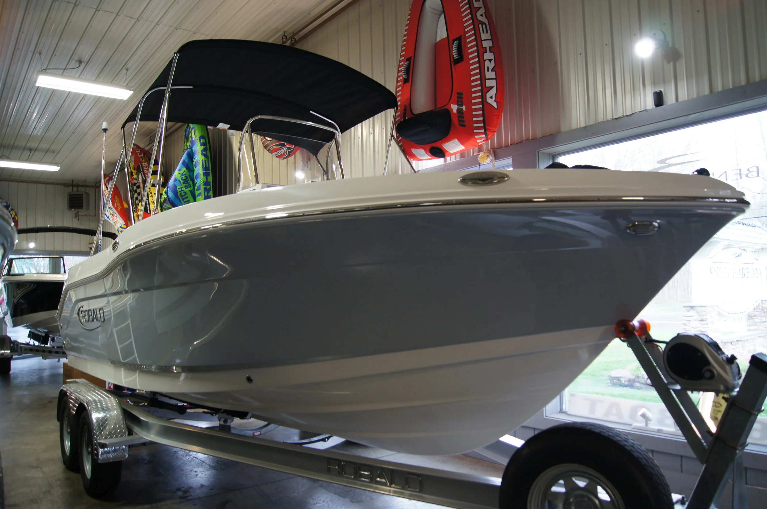 Robalo — CLOSEOUT PRICING ON ALL, NEW, IN-STOCK 2023-& 2024- BENNINGTON ...