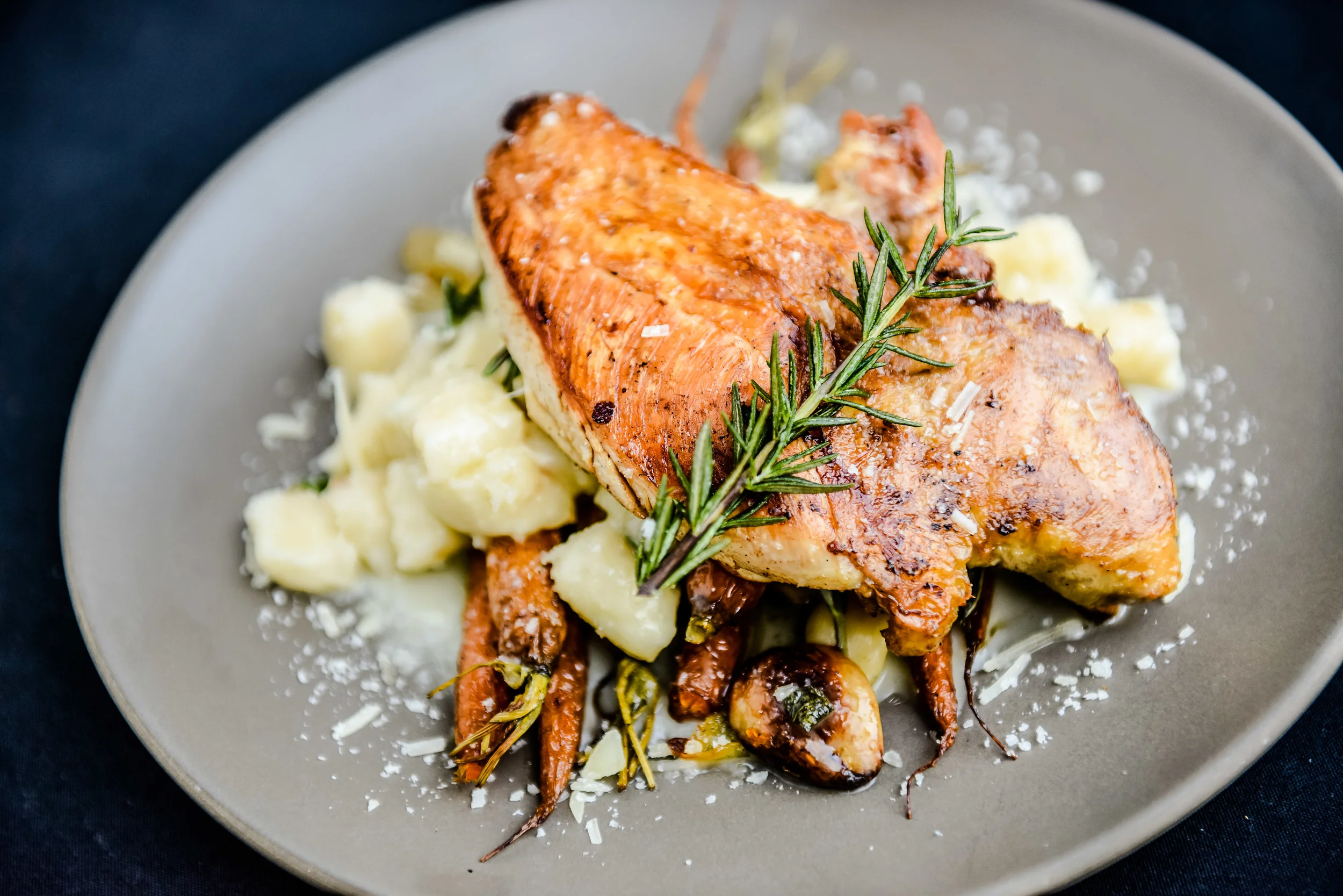 6Smith Restaurant - Steak & Seafood Restaurant on Lake Minnetonka