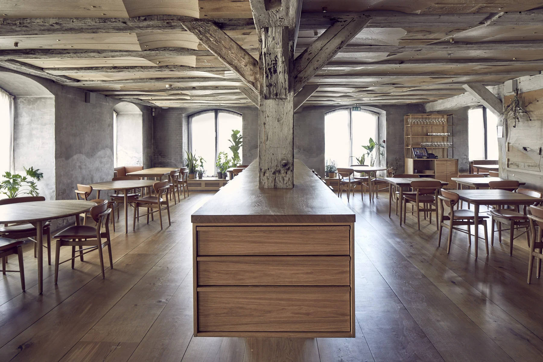 Restaurant Barr — MAGNUS OMME