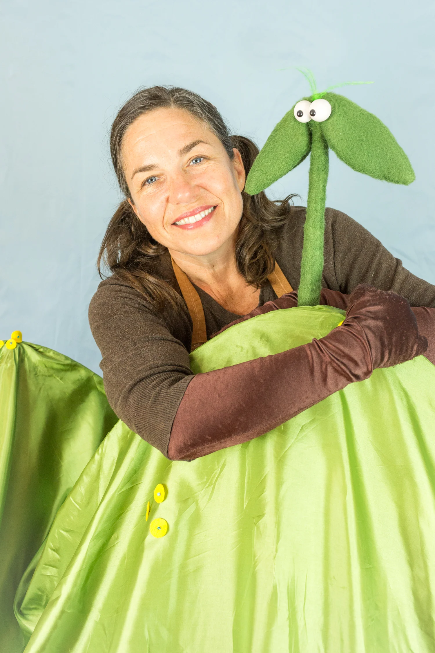 About Liz Joyce — Goat on a Boat Puppet Theatre