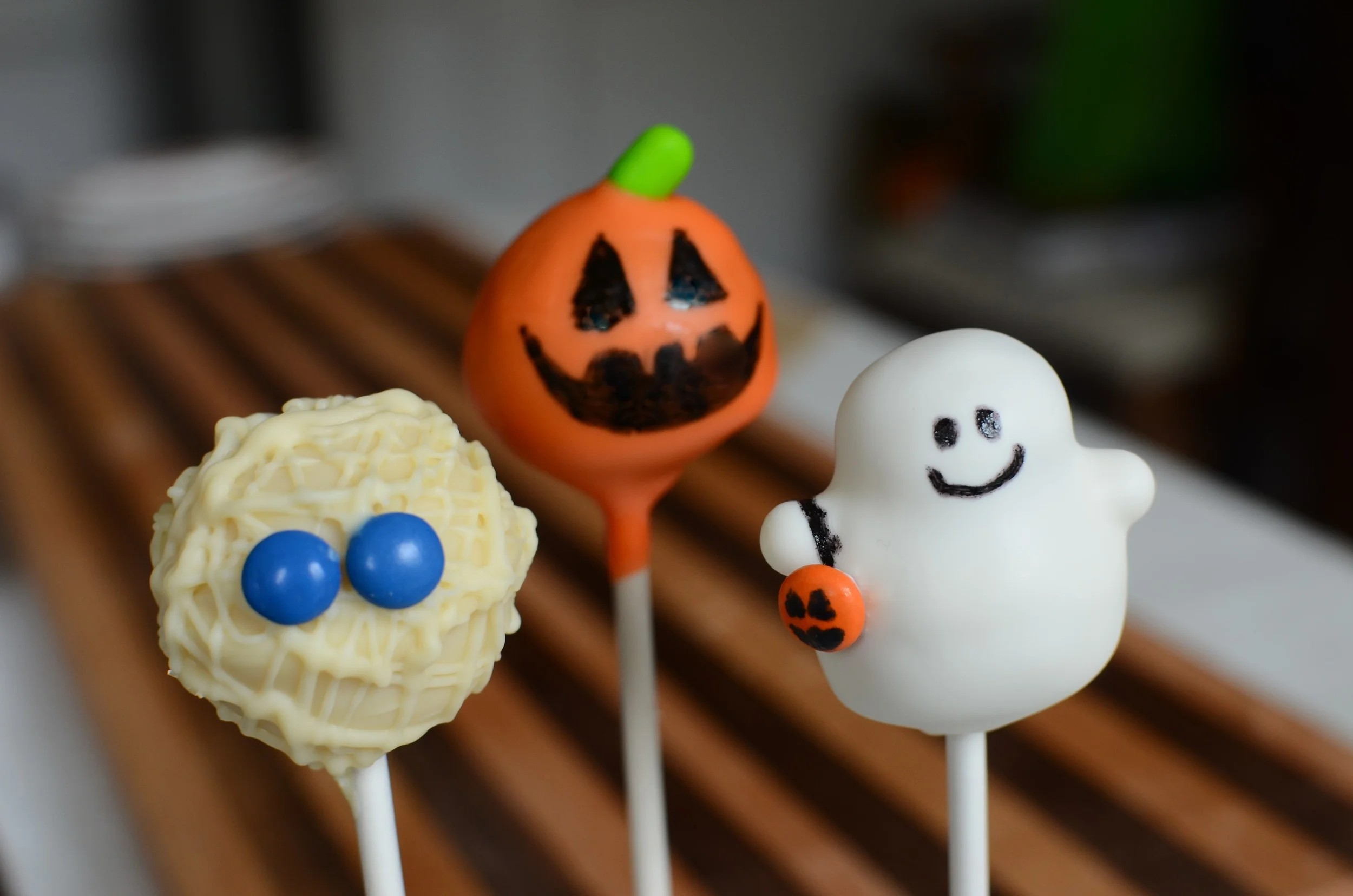Adorable Halloween Ghost Cookies — ButterYum — a tasty little food blog