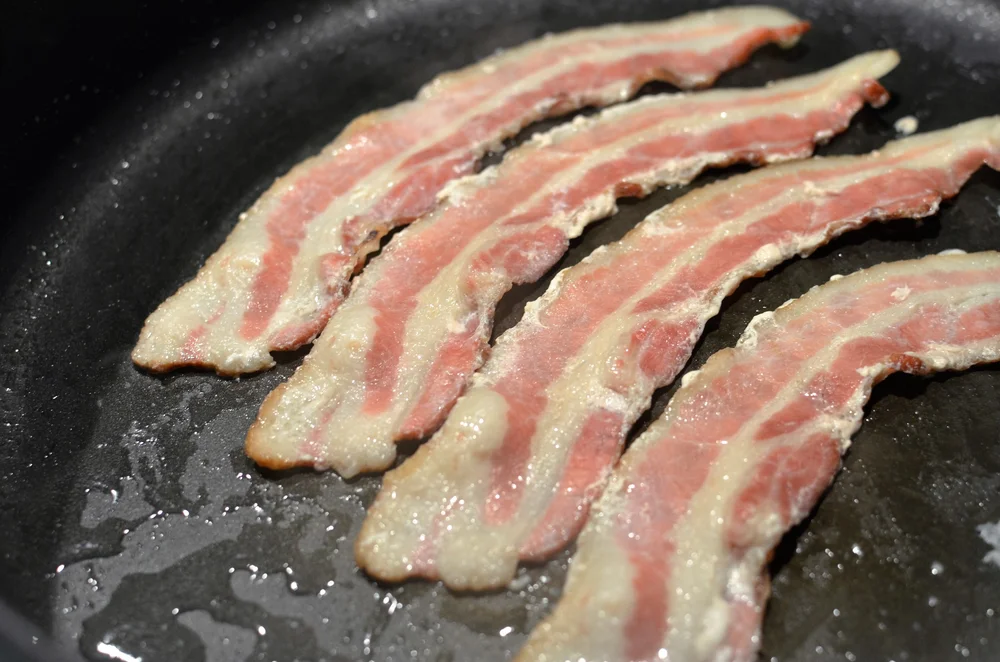 Flat Skillet Bacon — ButterYum — a tasty little food blog