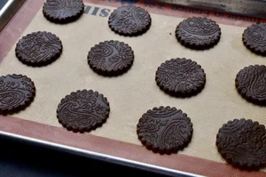 Embossed Spice Cookies with Butter Rum Glaze — ButterYum — a tasty ...