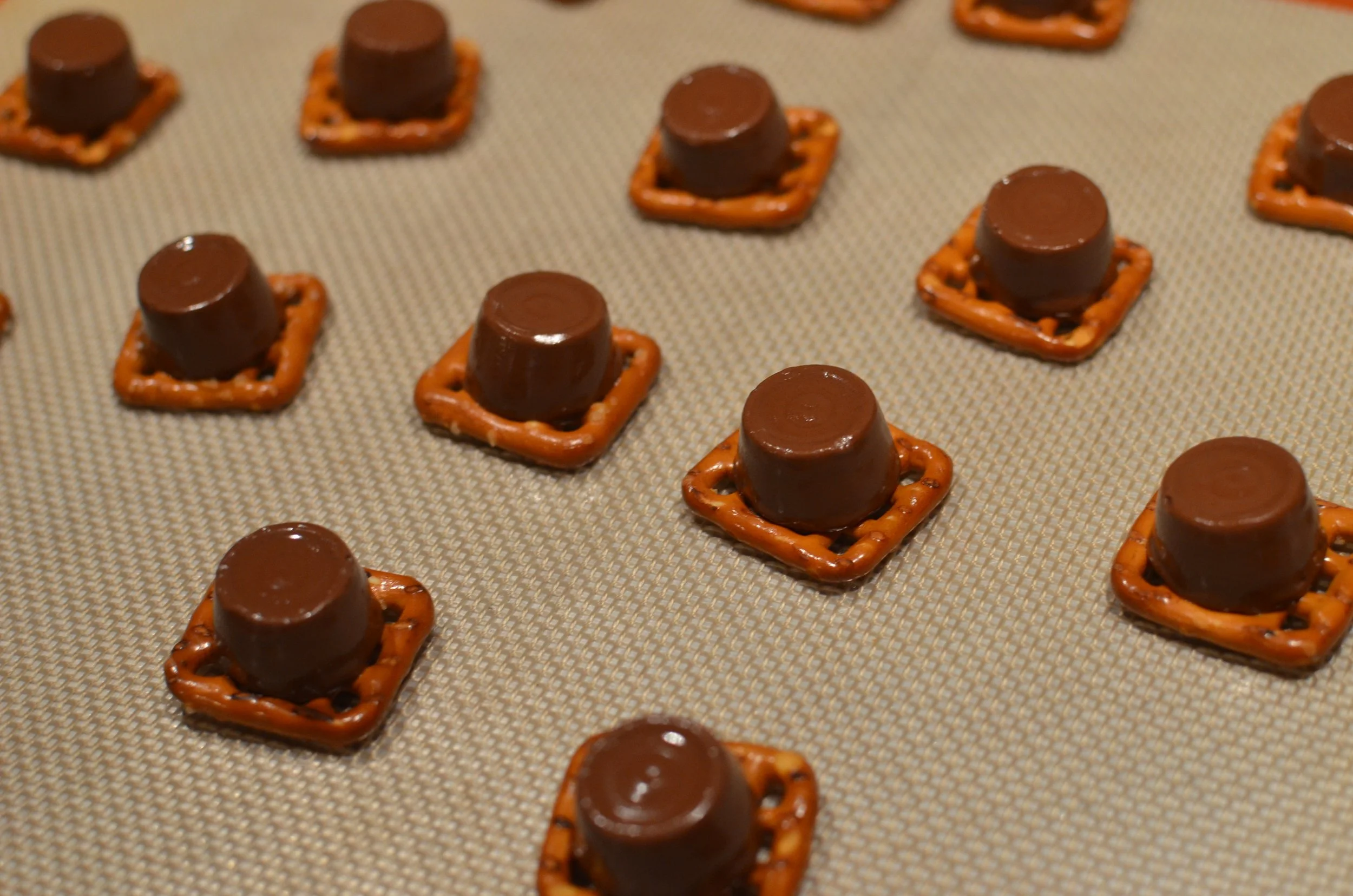 Rolo Pretzel Turtles — ButterYum — a tasty little food blog