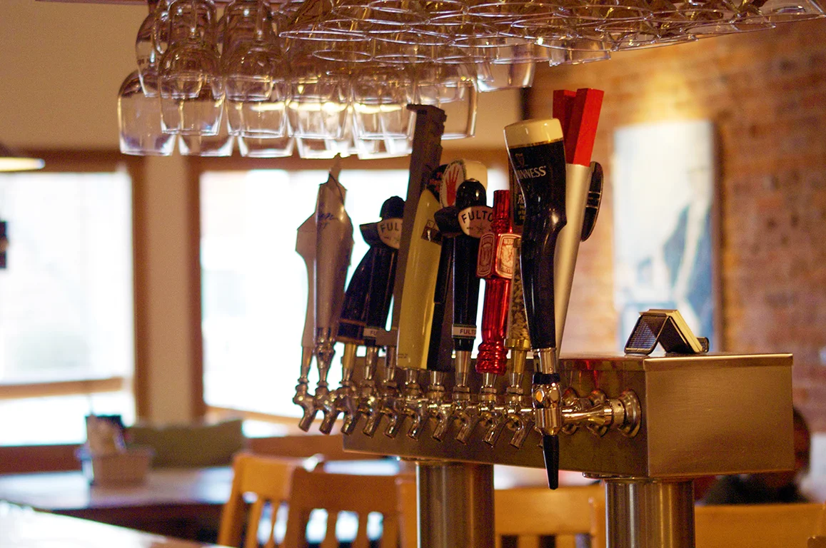 Washington Square Bar & Grill