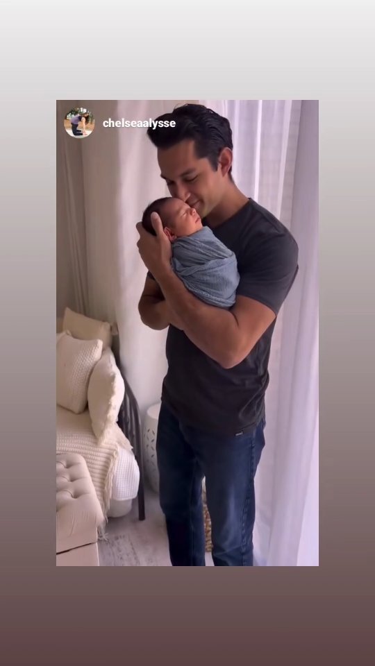 Creating a Soft, Natural Light Look through Artificial Studio Lights