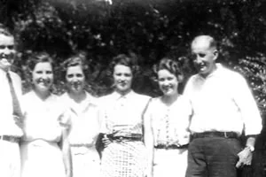 Peg Lynch : Biography — Peg Lynch