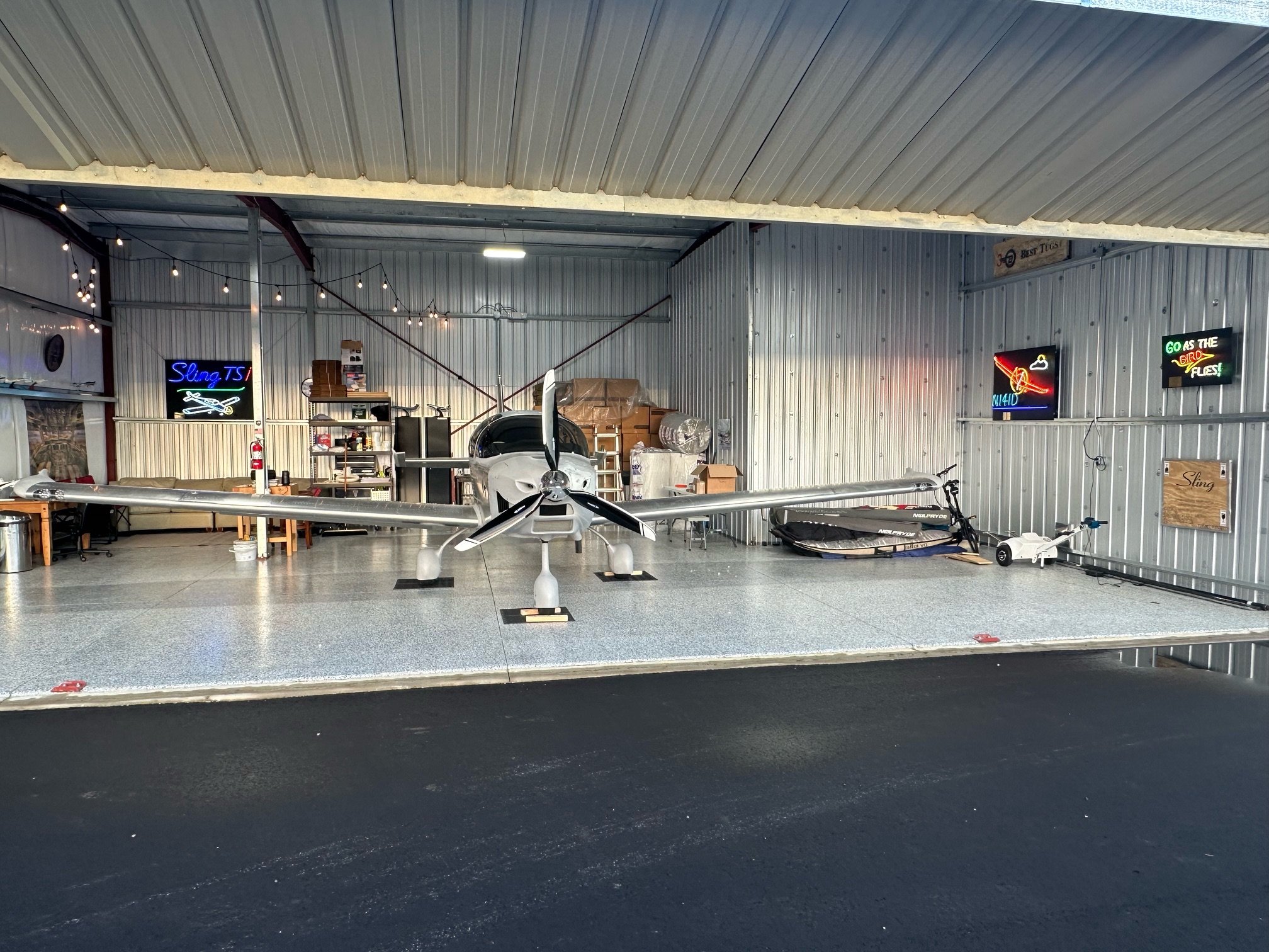 Aviation Neon — Barton Neon Magic