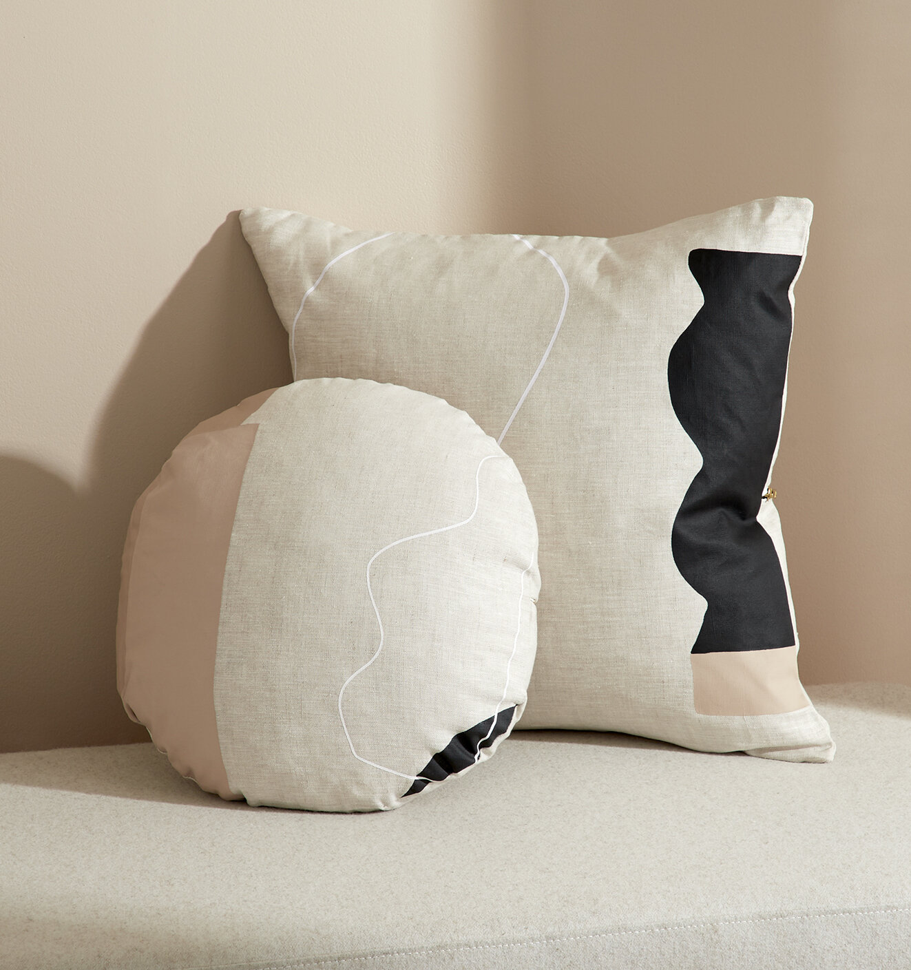 Check Round Cushion — Middle of Nowhere