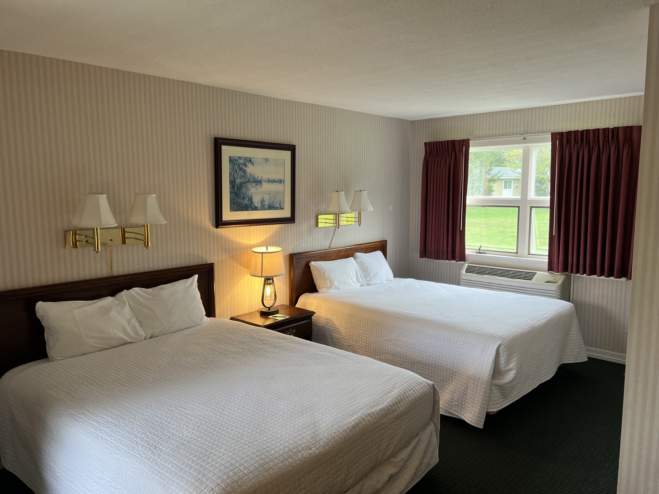 Superior Room - 2Q — Stowe Motel & Snowdrift