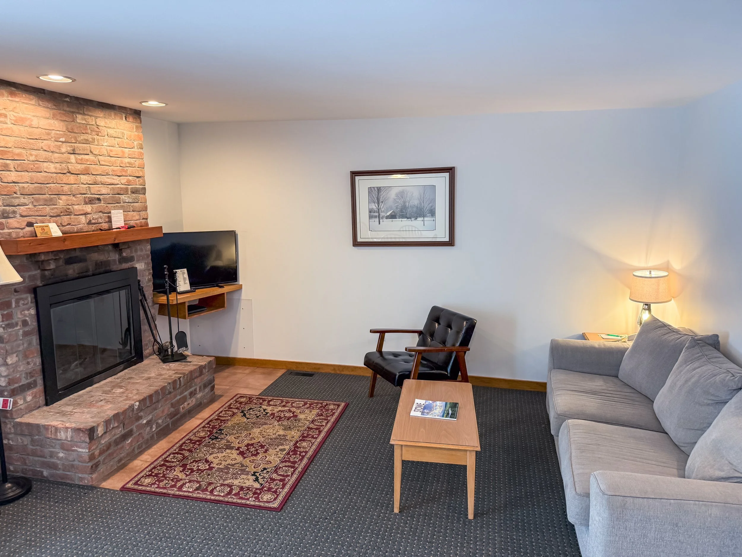 Fireplace Suite — Stowe Motel & Snowdrift