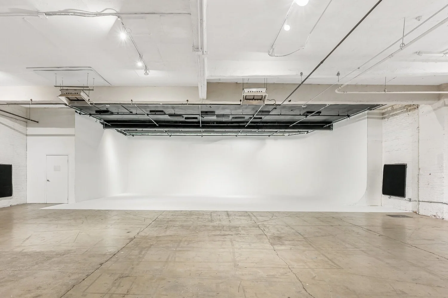 Soundstage Rental Brooklyn | Cyclorama Studio NYC | Cyc Wall ...
